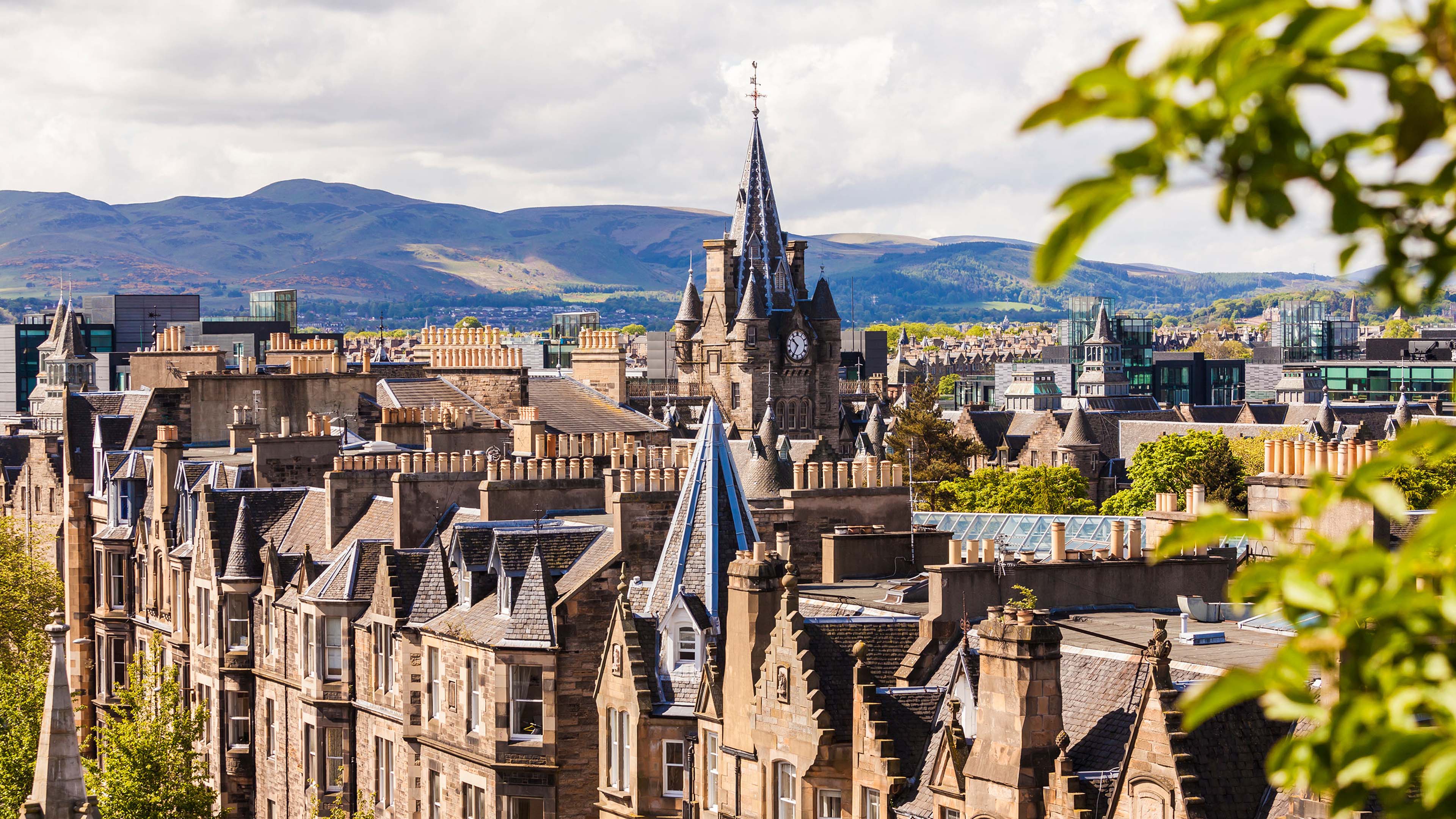 Cheap flights to Edinburgh | Plane tickets 2026 | easyJet