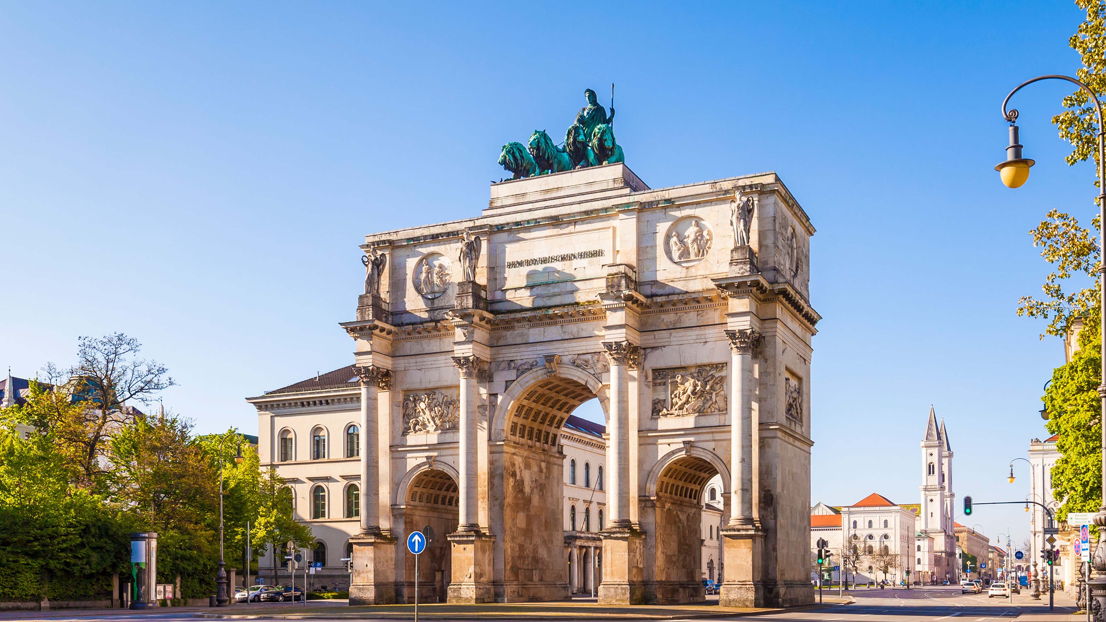 Cheap flights from London Gatwick to Munich from | easyJet