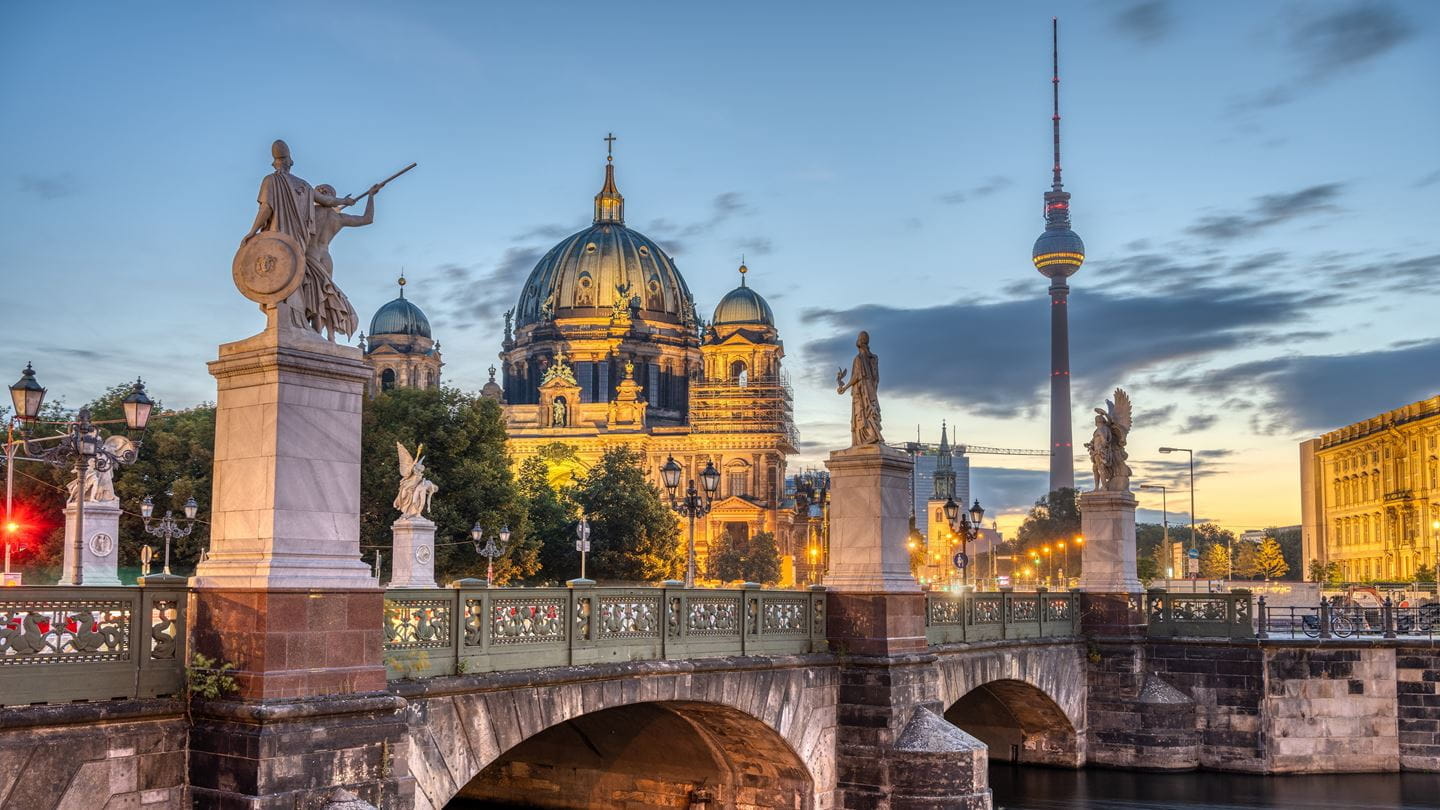 Cheap flights to Berlin | Plane tickets 2026 ️ | easyJet