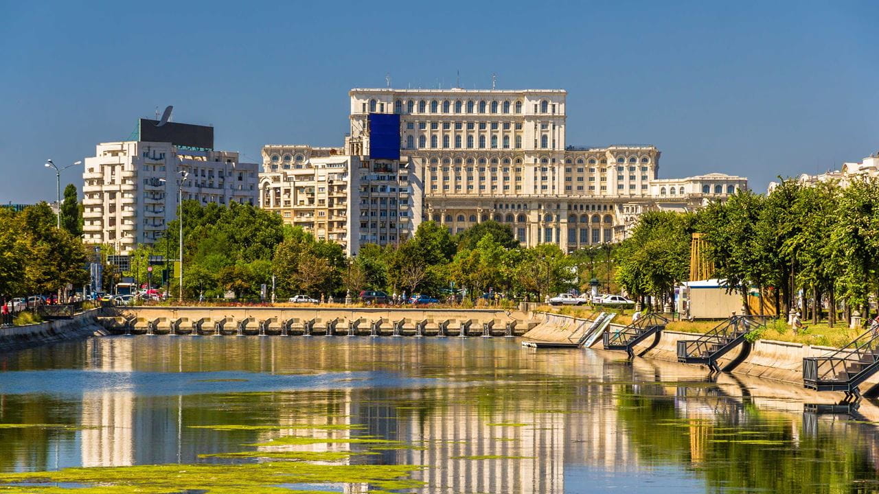 Voli low cost per Bucarest | Offerte biglietti aerei ️ easyJet