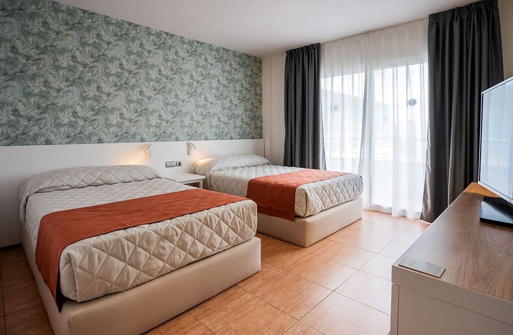 Ponient Hotel Piramide Salou by PortAventura World | easyJet holidays