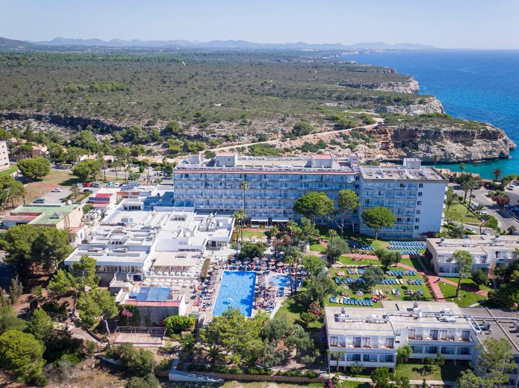 AluaSun Cala Antena Calas De Mallorca | easyJet holidays
