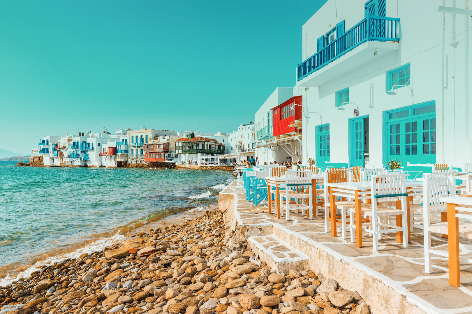 easyJet and easyJet holidays launch week-long Black Friday Sale